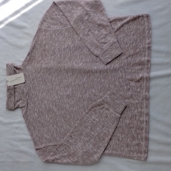 Universal Thread | Tops | Universal Threads Turtle Neck Top | Poshmark